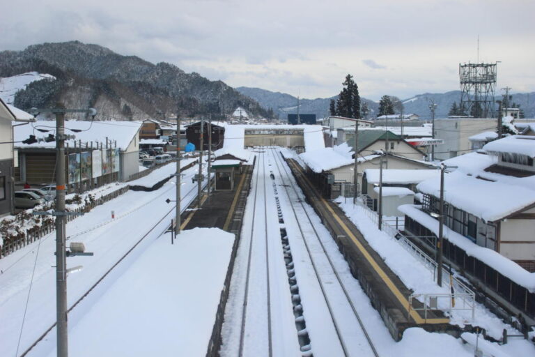 【高山本線 乗車記】通勤路線、ローカル線、観光路線……さまざまな表情を見せる高山本線を冬の青春18きっぷで乗り継ぐ旅！ | ひさの乗り鉄ブログ